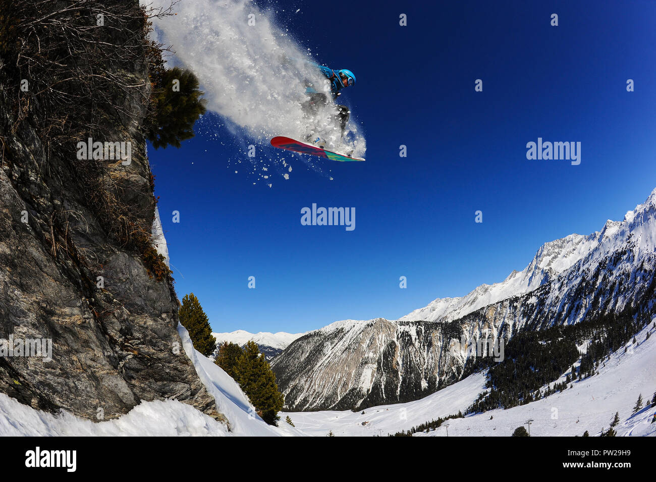Cliff jumping france hi-res stock photography and images - Alamy