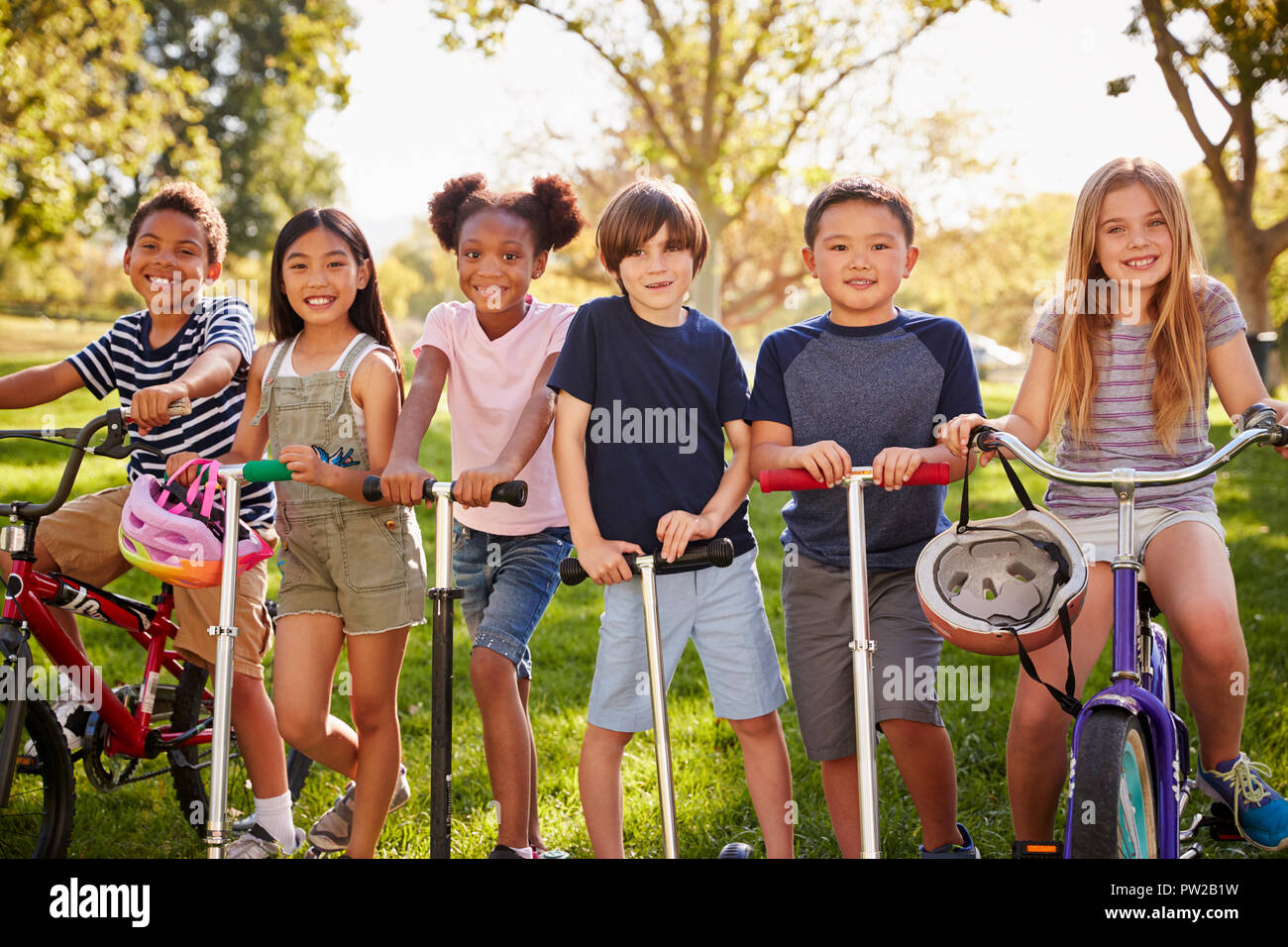 Girls riding bikes school hi-res stock photography and images - Alamy