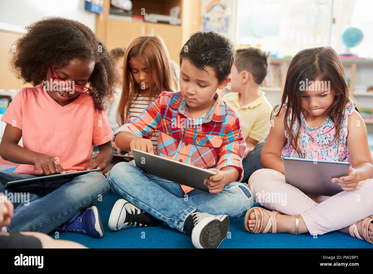 African children and tablet computers hi-res stock photography and ...