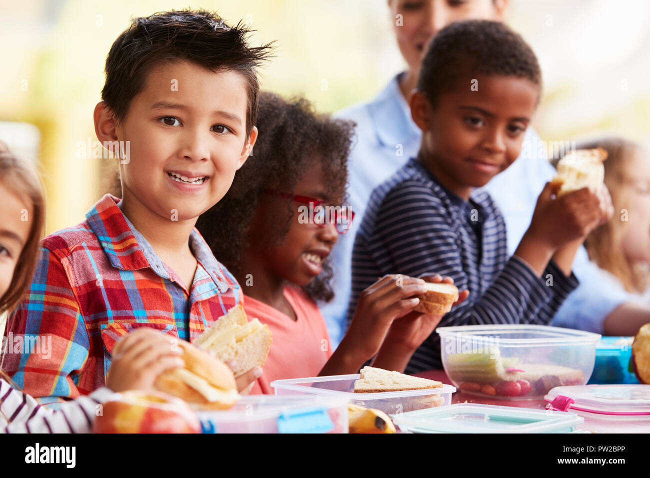 Packed lunches table hi-res stock photography and images - Alamy