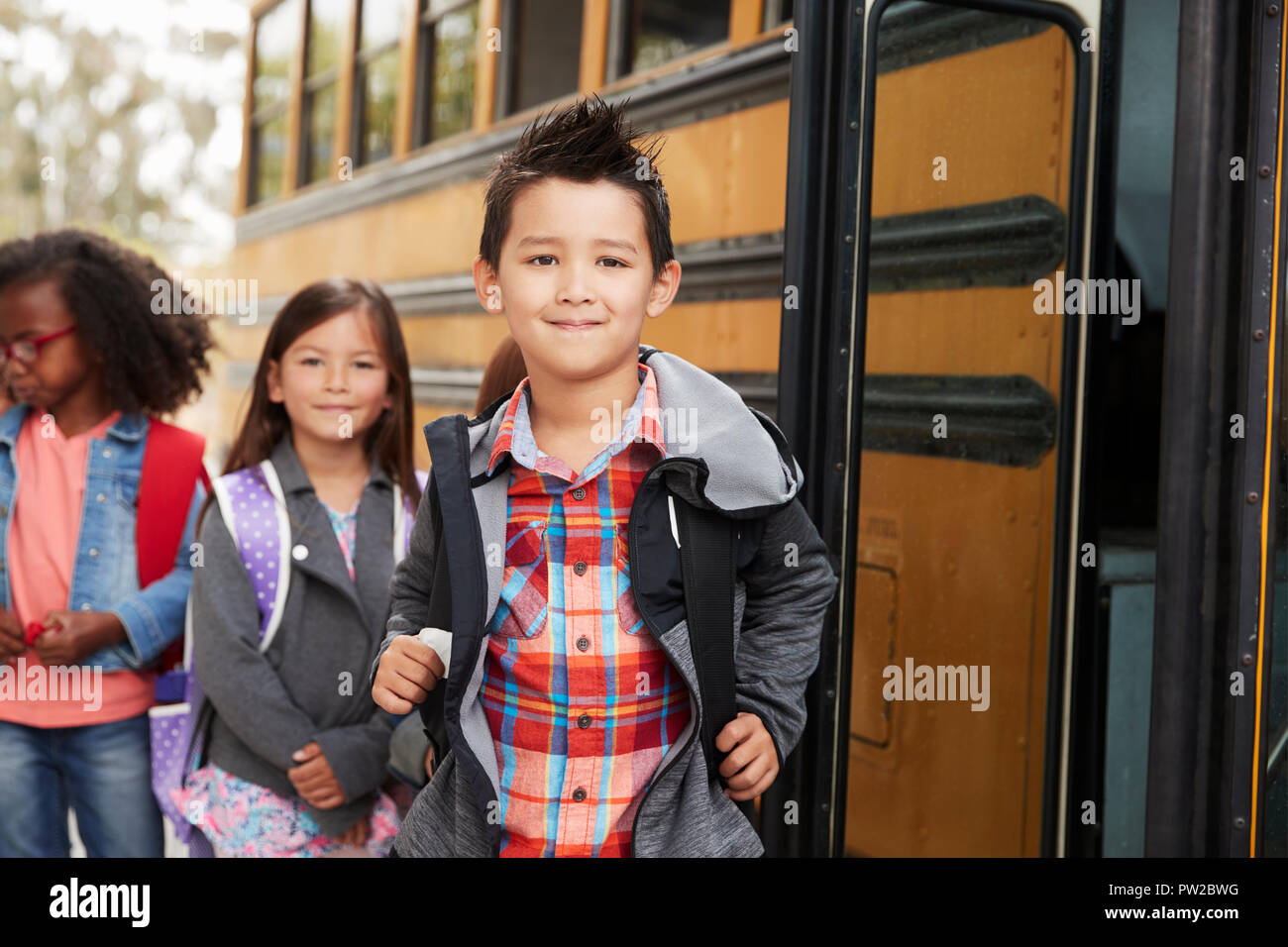 Queueing school children hi-res stock photography and images - Alamy