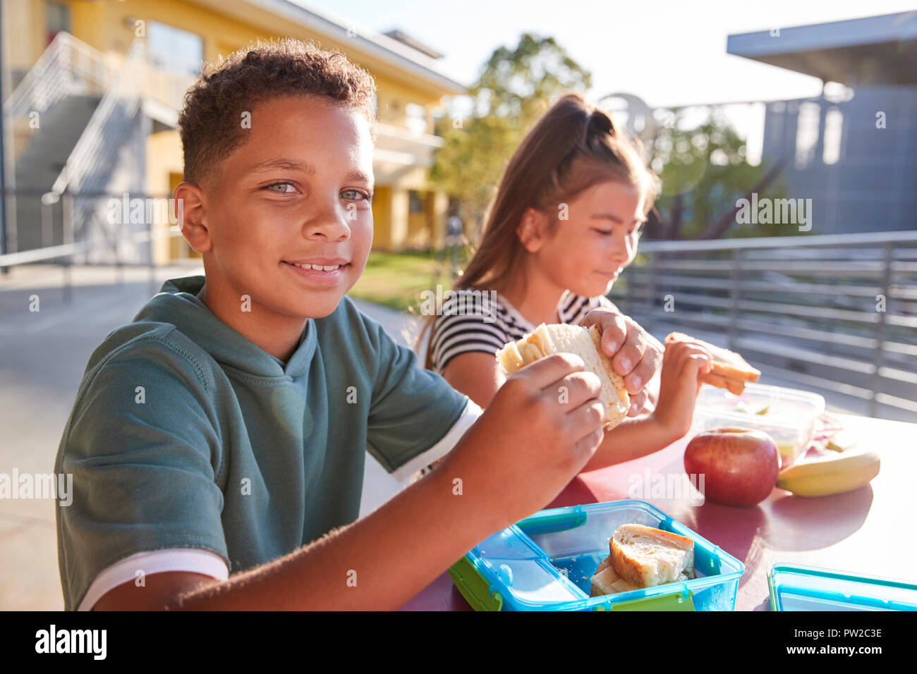 School lunch table hi-res stock photography and images - Alamy