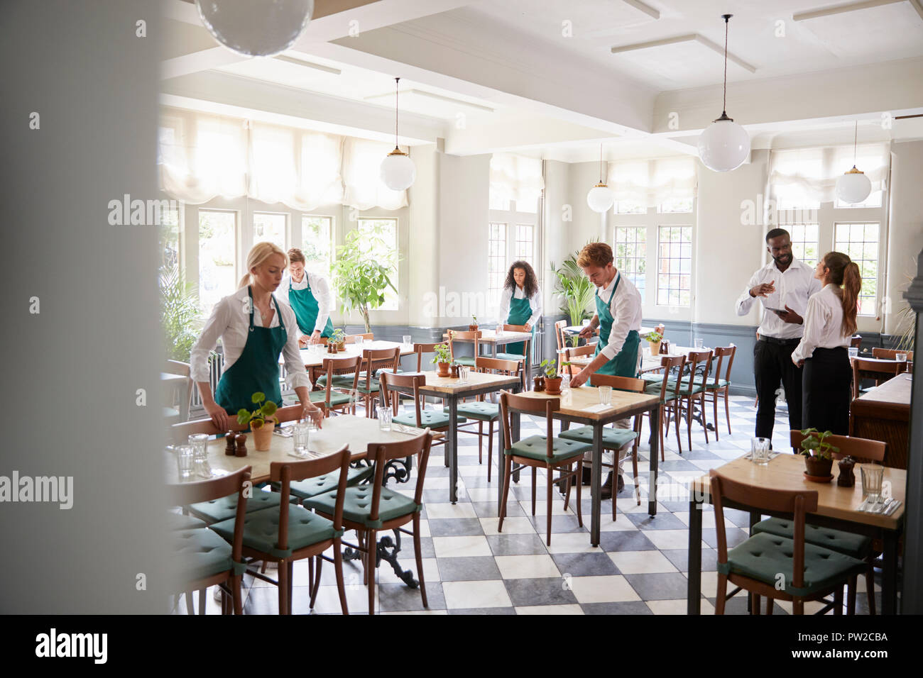 Staff of food management hi-res stock photography and images - Alamy