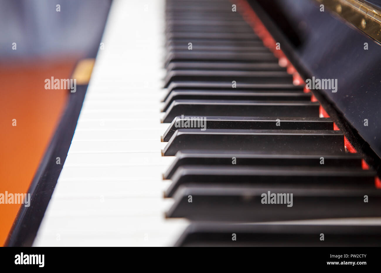 new modern piano keyboard indoor with daylight closeup Stock Photo - Alamy