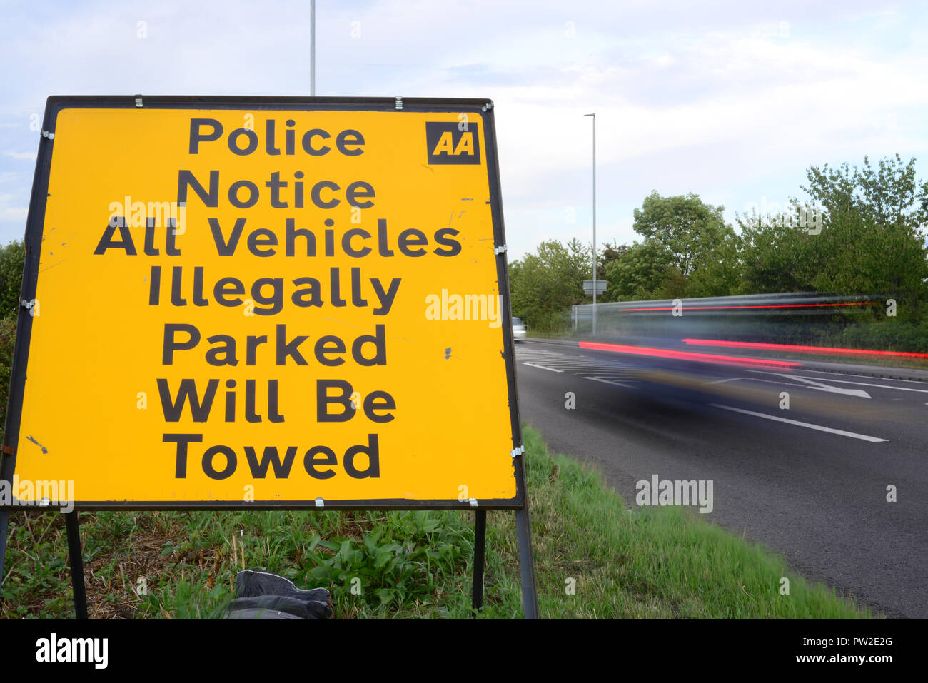 Police vehicle parking sign hi-res stock photography and images - Alamy