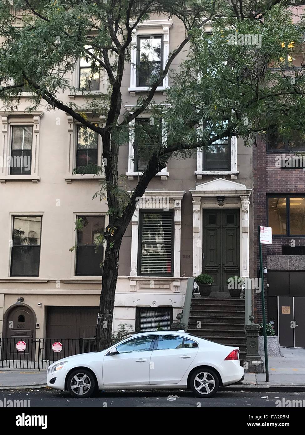 Manhattan street view, New York City Stock Photo - Alamy