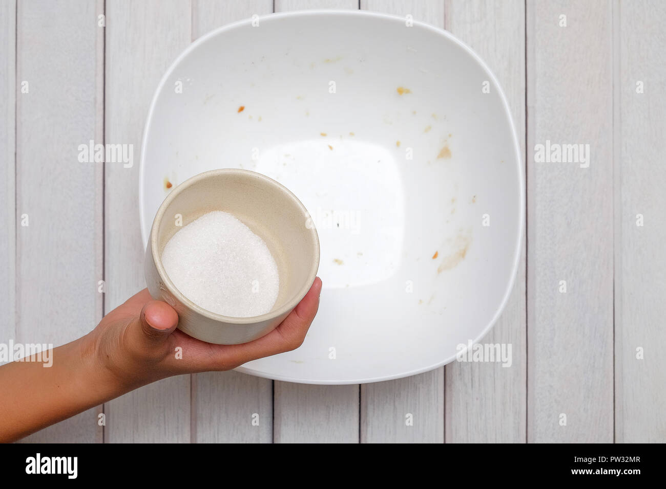 Pouring sugar pile hi-res stock photography and images - Alamy