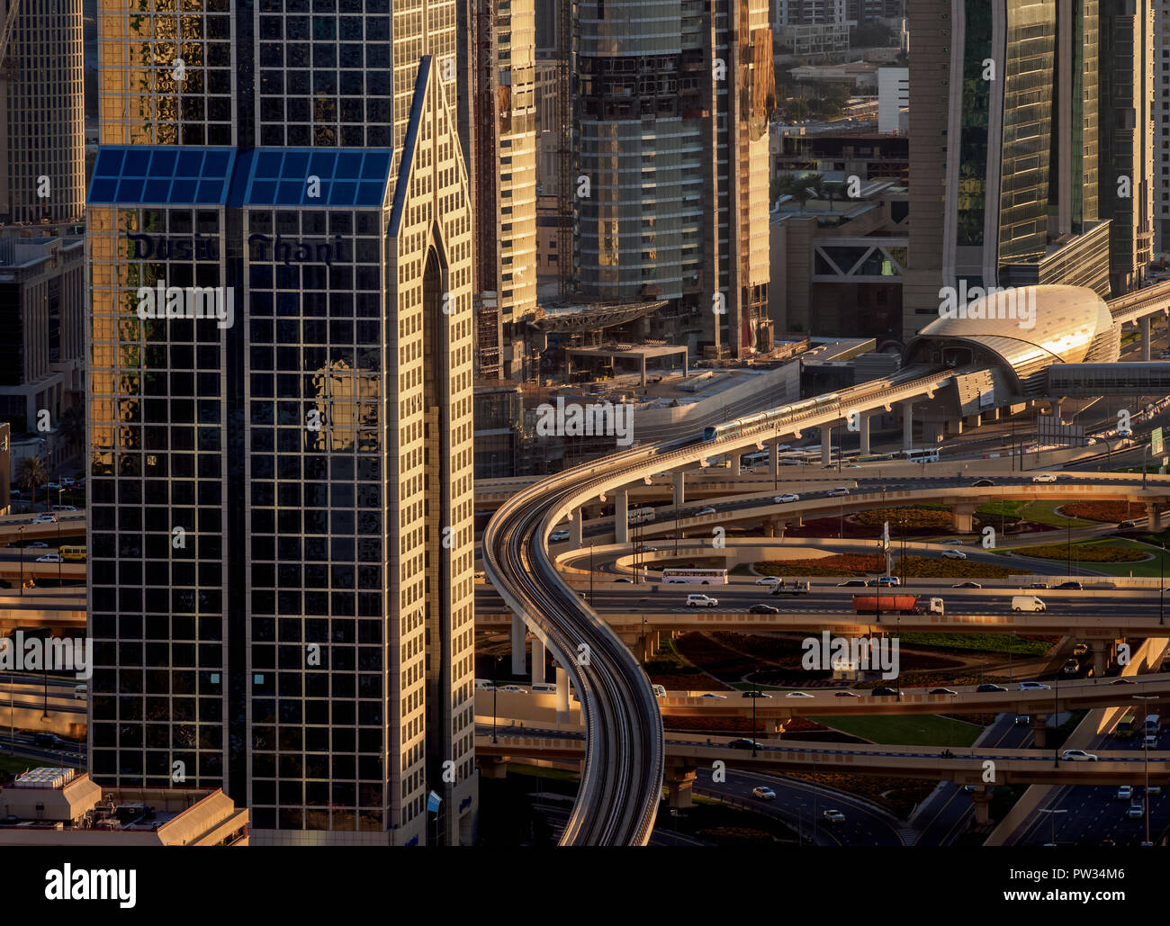Elevated metro line hi-res stock photography and images - Alamy