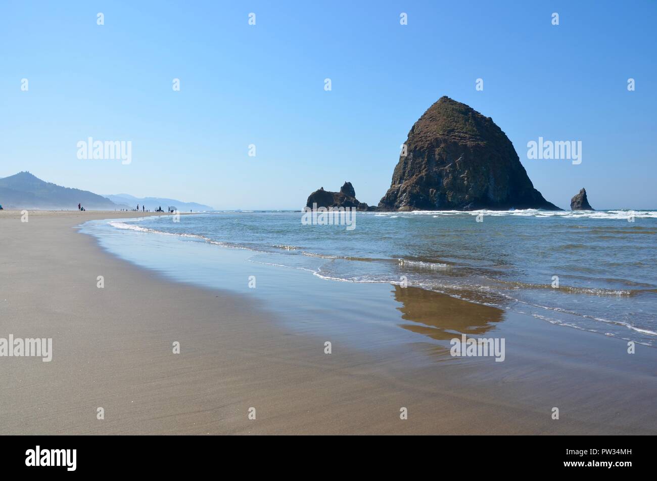 History cannon beach cannon oregon hi-res stock photography and images ...