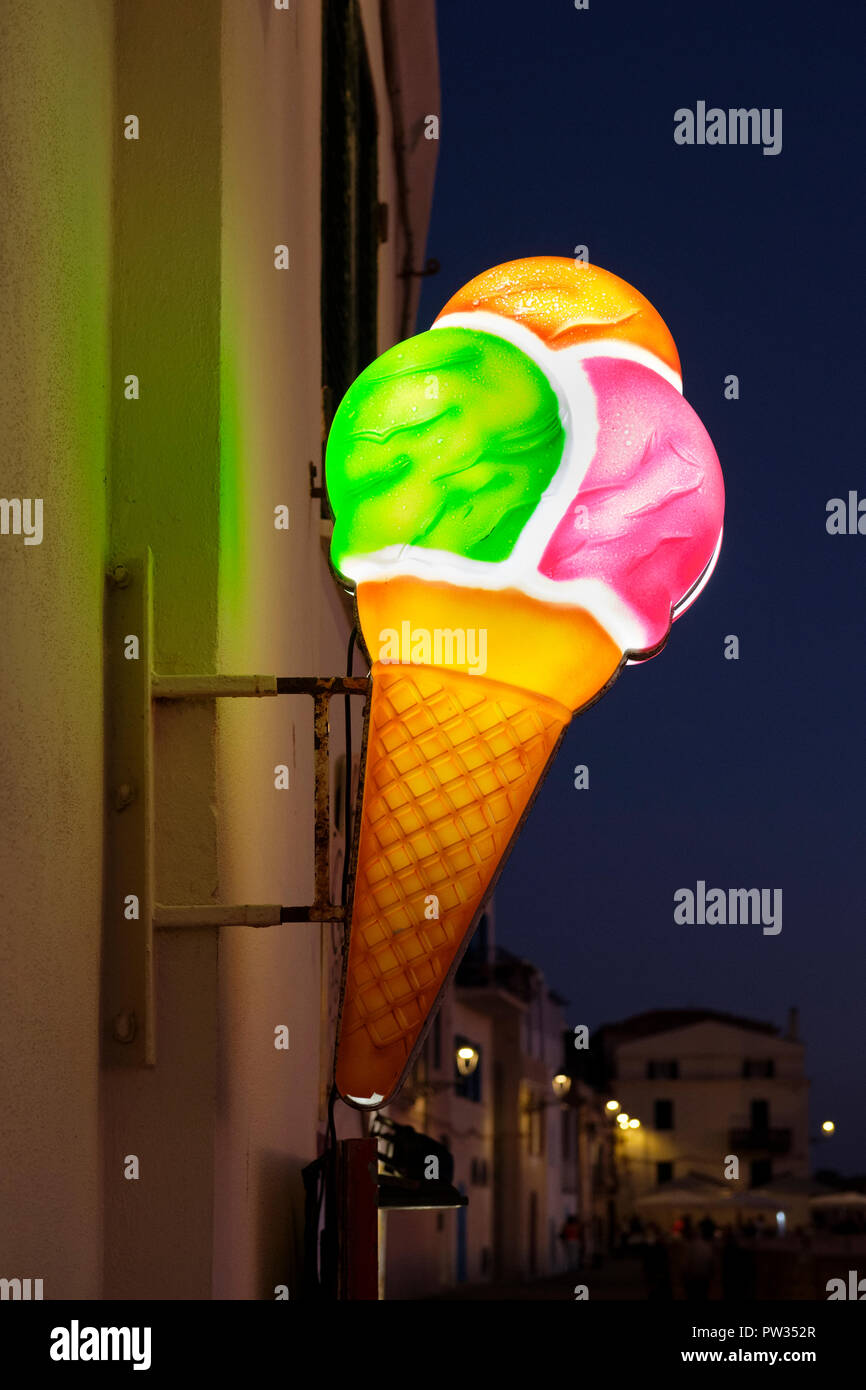 Italian ice cream sign hi-res stock photography and images - Alamy