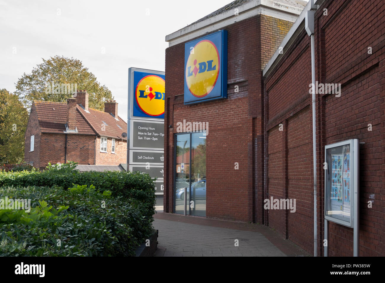 Lidl Supermarket London England Uk High Resolution Stock Photography ...