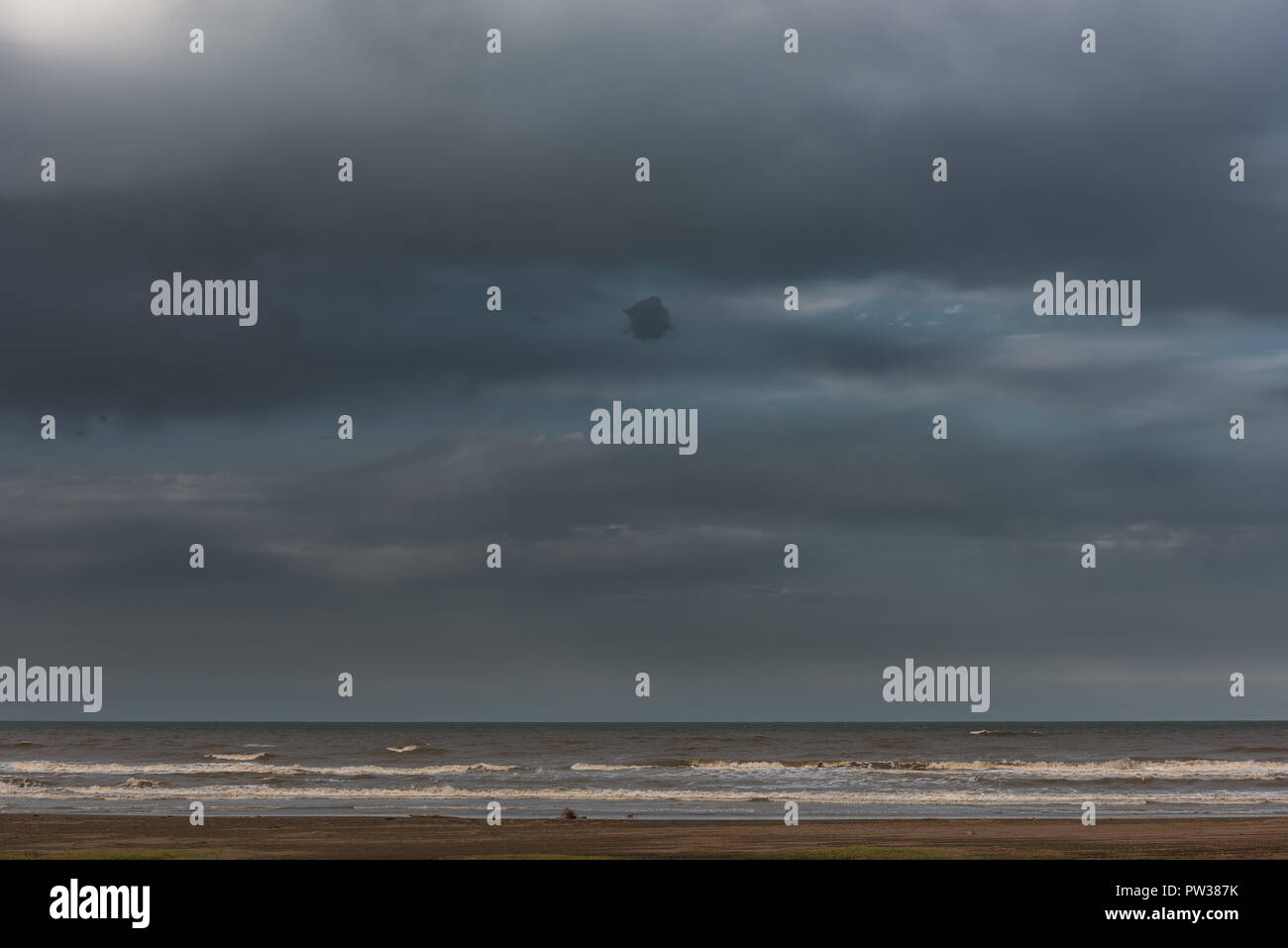 Gray ocean thunderstorm hi-res stock photography and images - Alamy