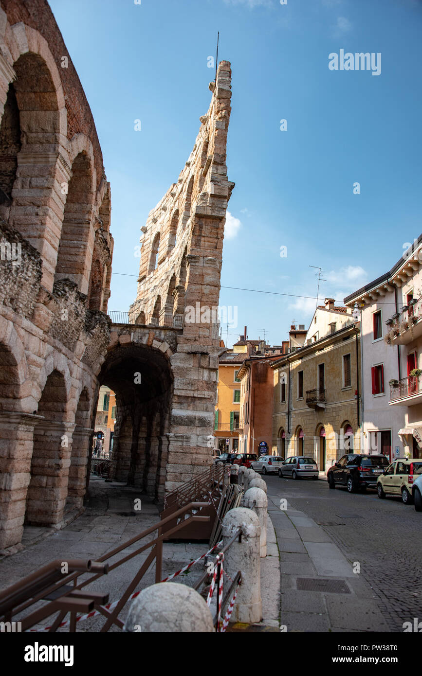 Verona city walls hi-res stock photography and images - Alamy