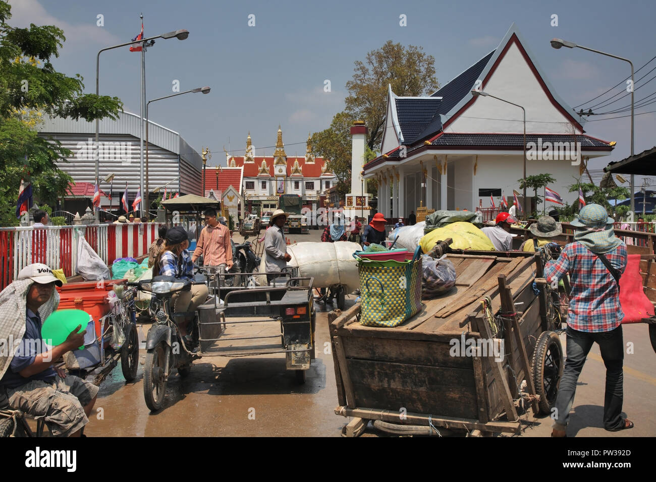 Border crossing between Thailand and Cambodia in Poipet. Cambodia Stock ...