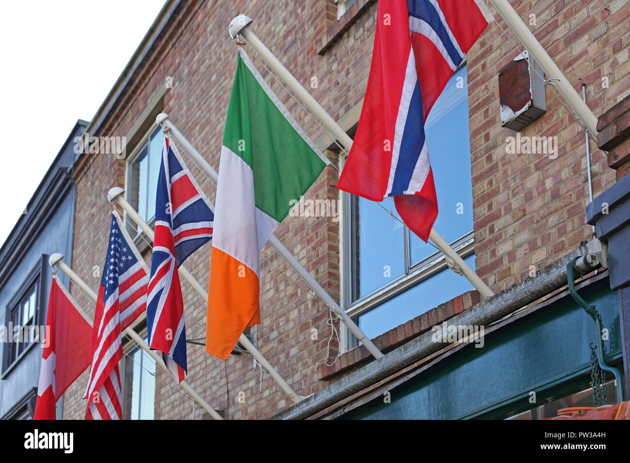Usa and ireland flags hi-res stock photography and images - Alamy