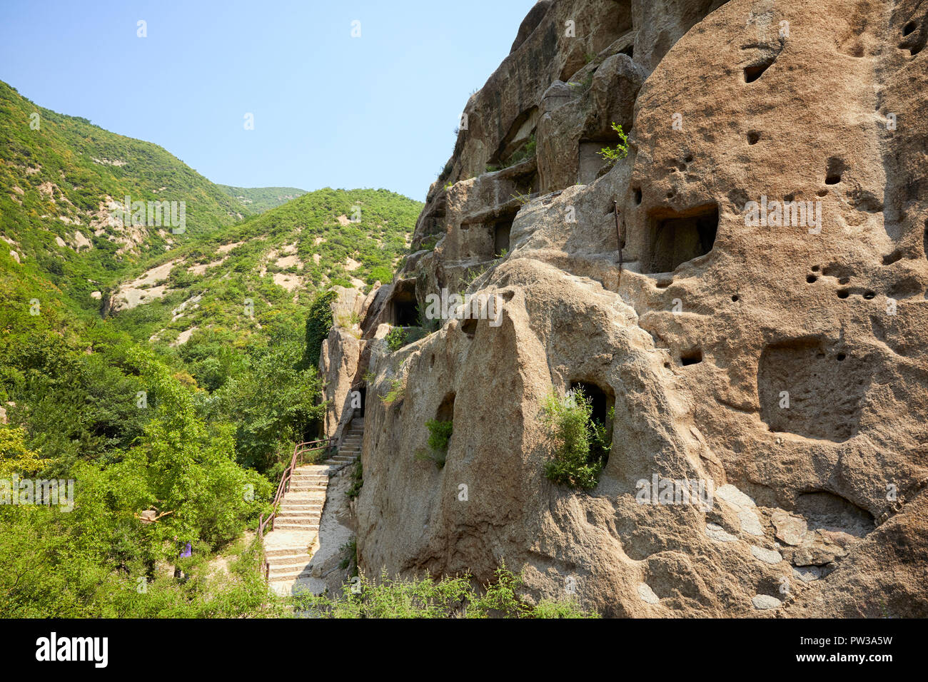 Guyaju cave dwelling Guyaju caves Ancient cave dwellings Ancient Cliff ...