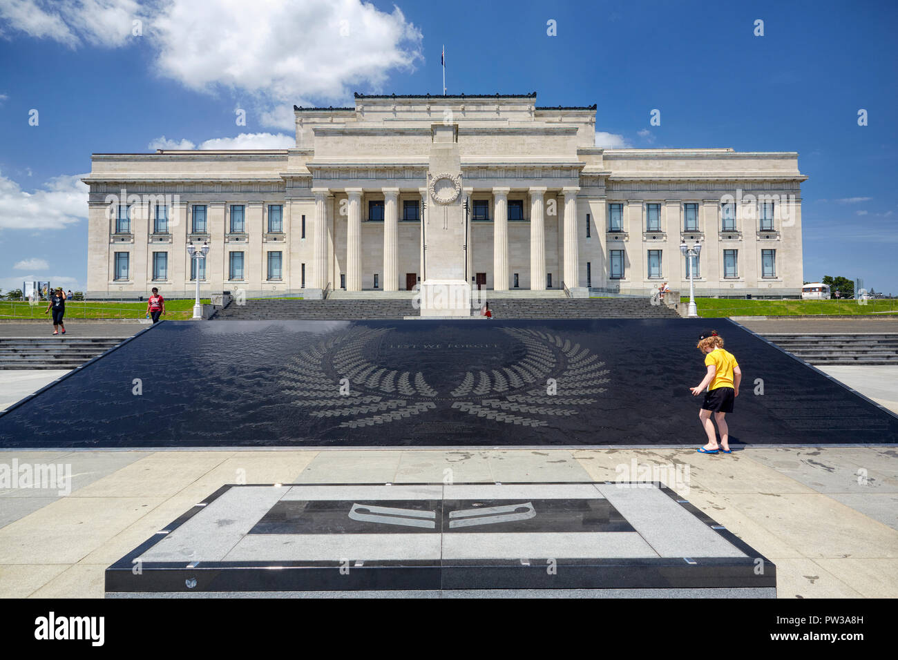 Auckland War Memorial Museum in Domain Park in Auckland, New Zealand ...