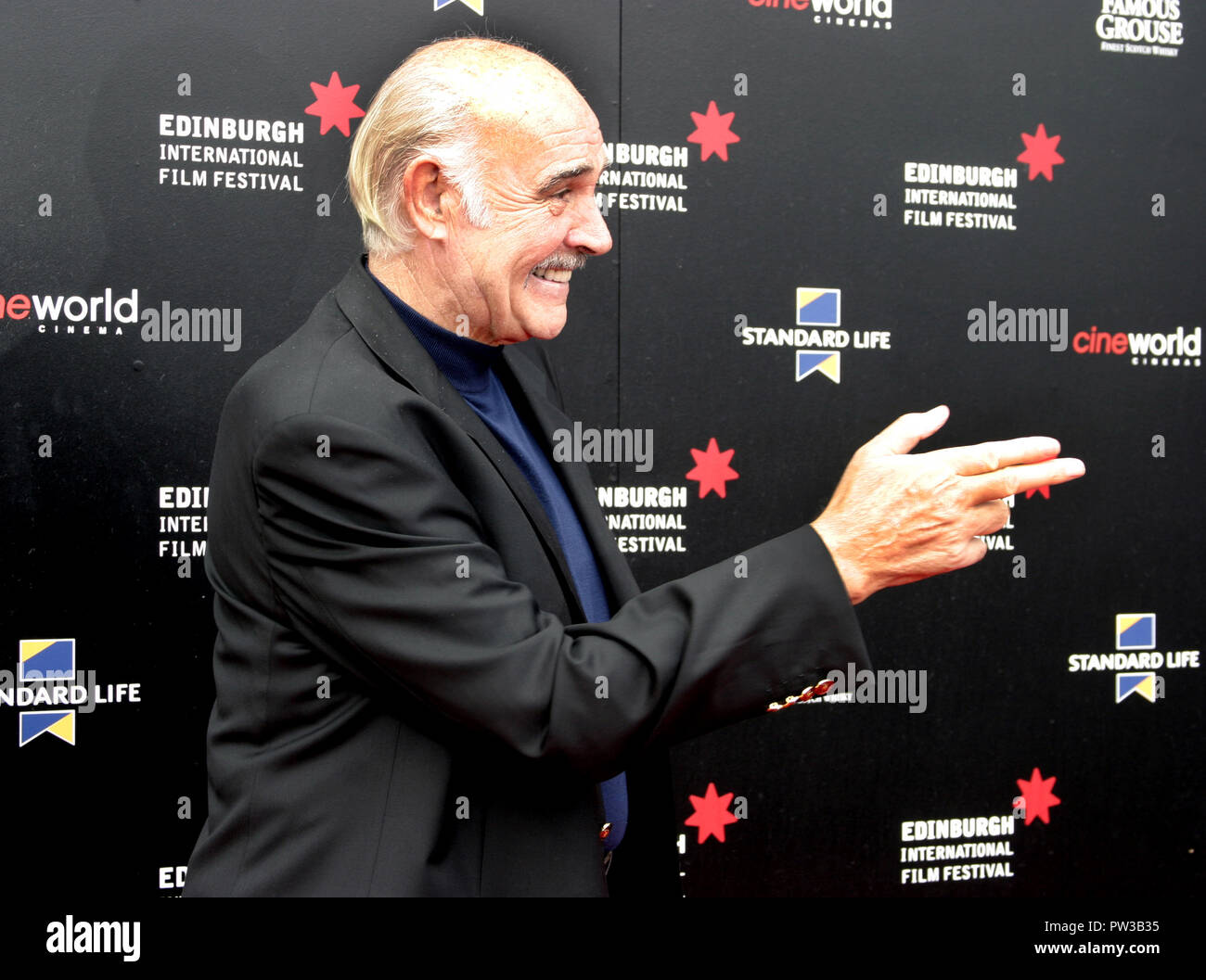 Sir Sean Connery takes aim on the red carpet at the Edinburgh Film ...
