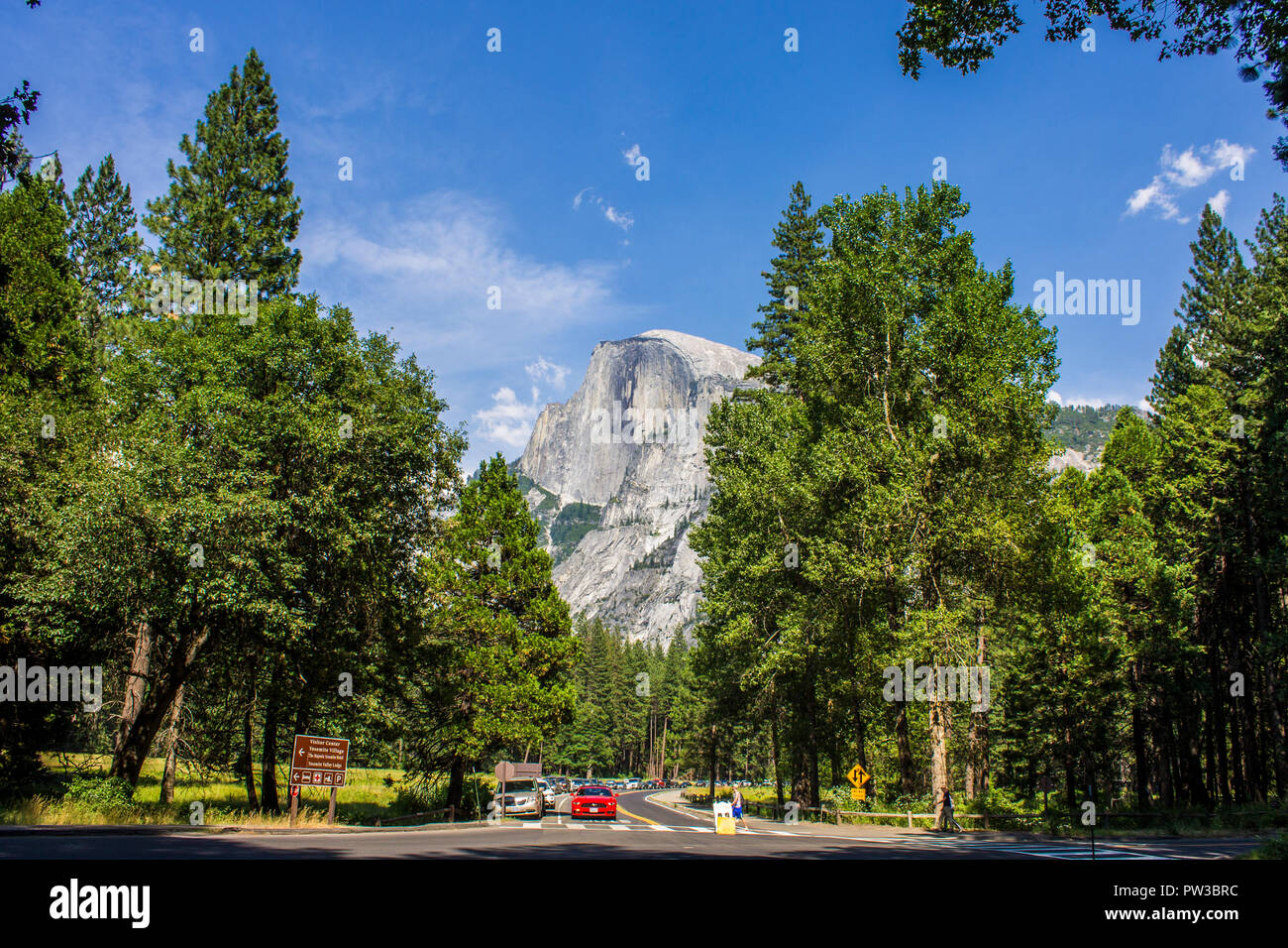 Views of Yosemite Valley in Yosemite National park, Eastern California ...