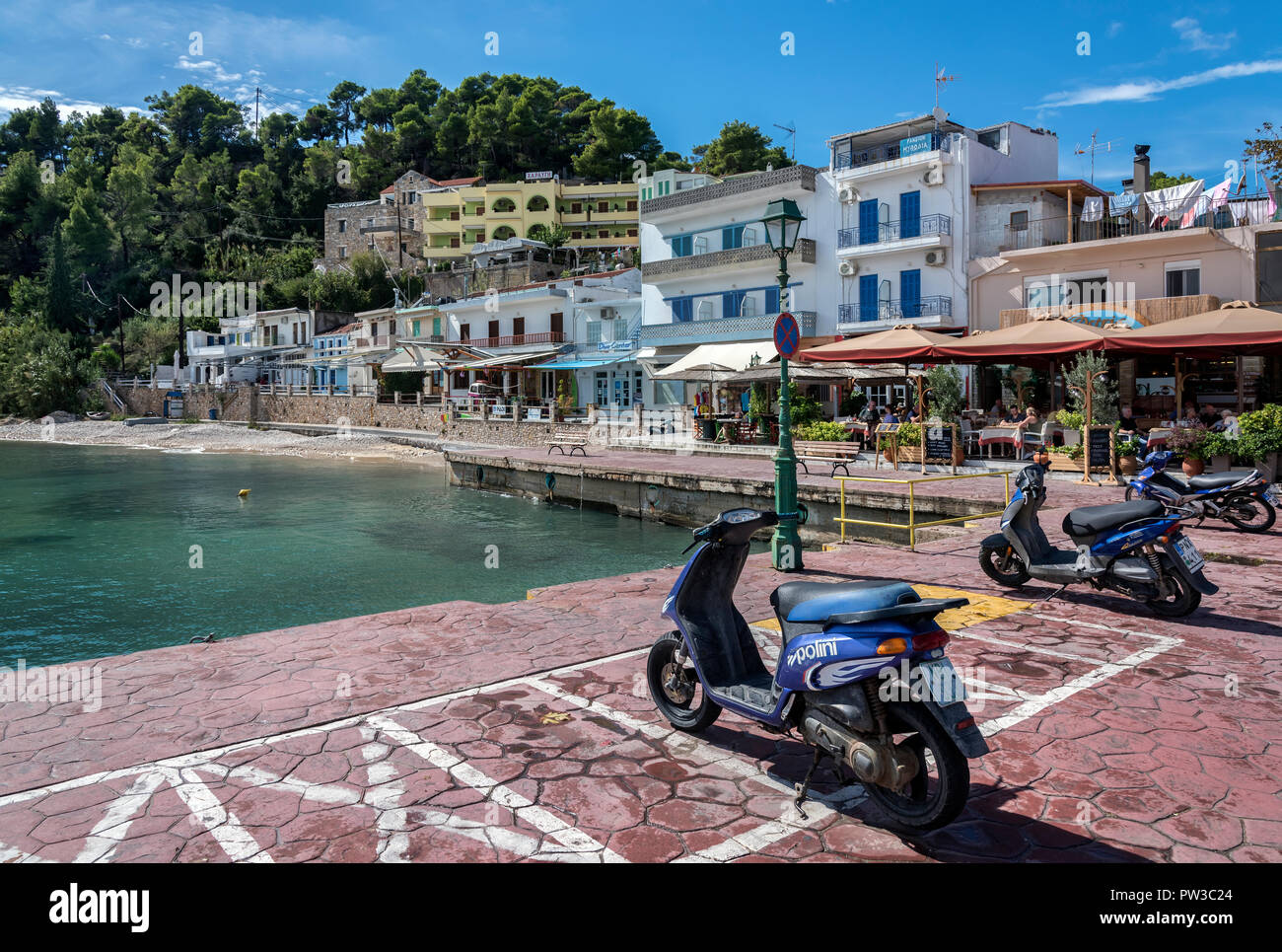 Port of alonissos hi-res stock photography and images - Alamy