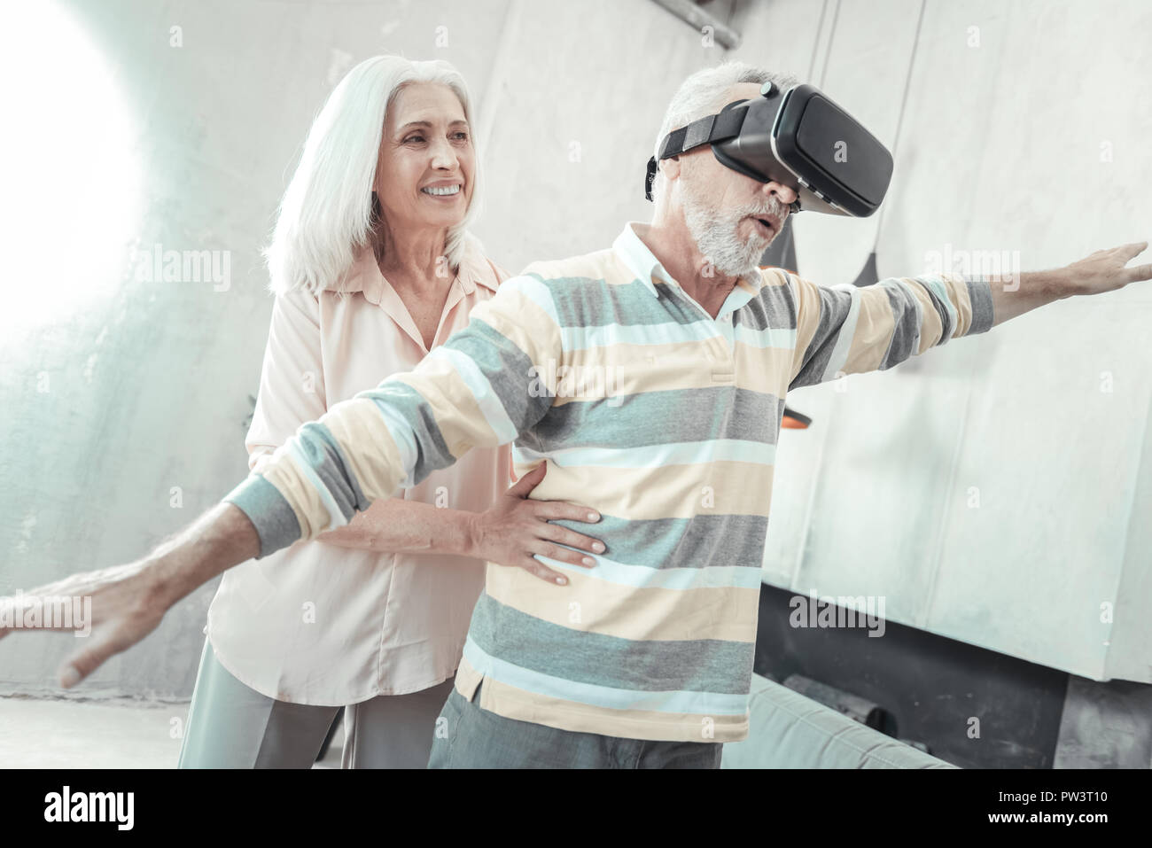 Self flying hi-res stock photography and images - Alamy