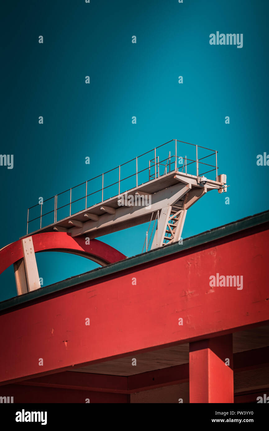 Ruined tower and pool hi-res stock photography and images - Alamy