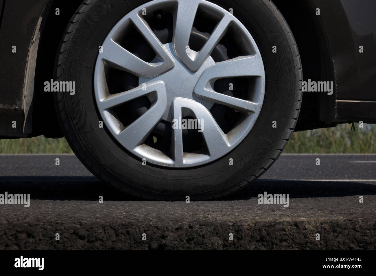 Green alloy wheels hi-res stock photography and images - Alamy