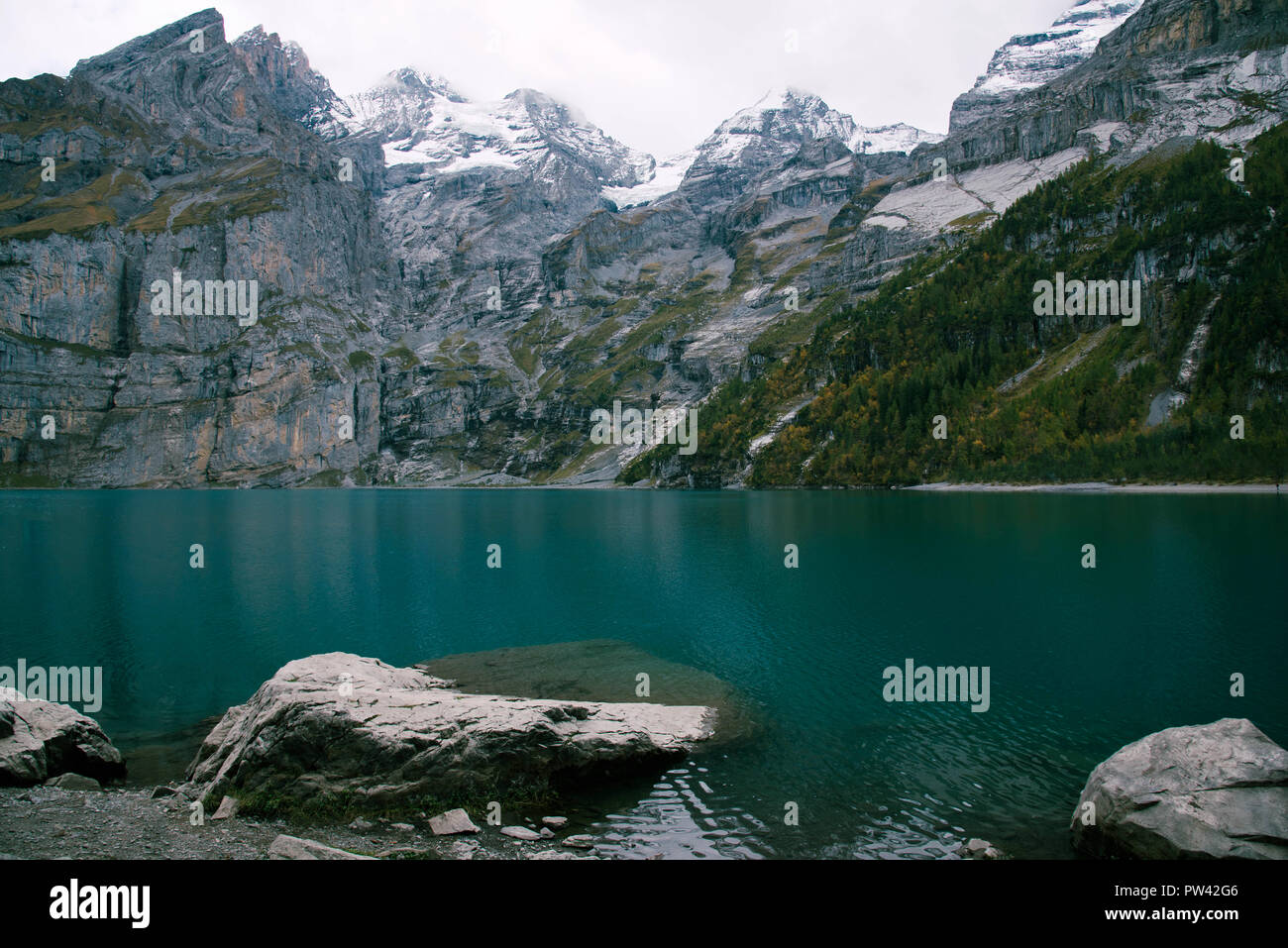 View of Oeschinen Lake in the Swiss alps with beautiful turquoise water ...