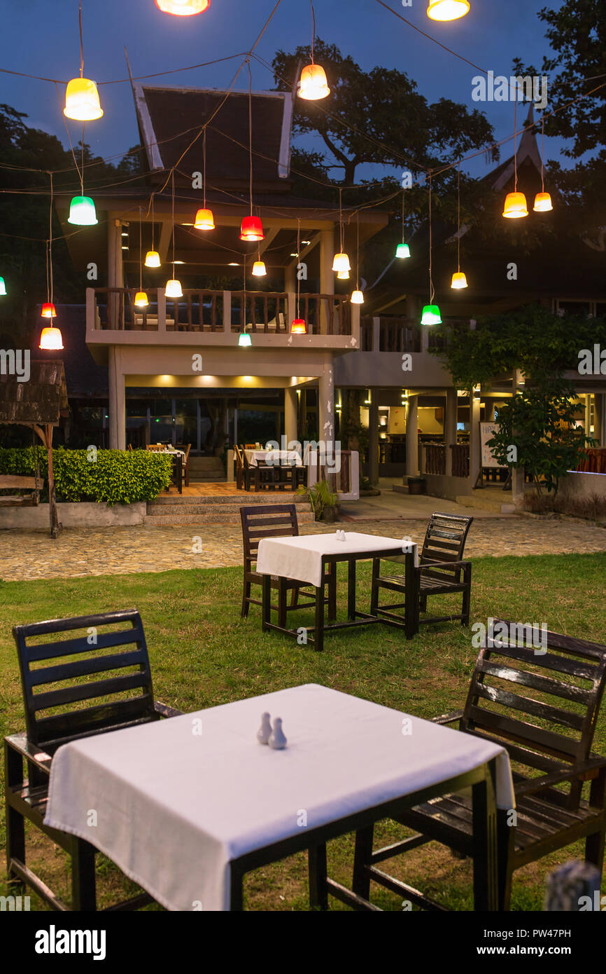 Cafe outdoor hi-res stock photography and images - Alamy