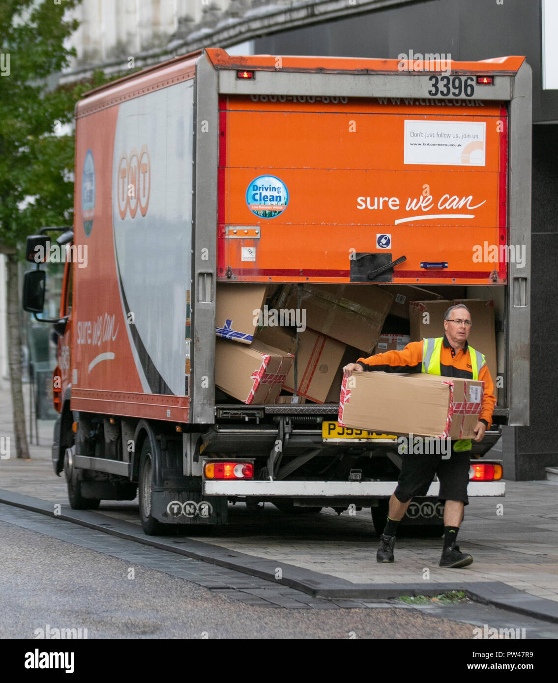 Laden open truck hi-res stock photography and images - Alamy