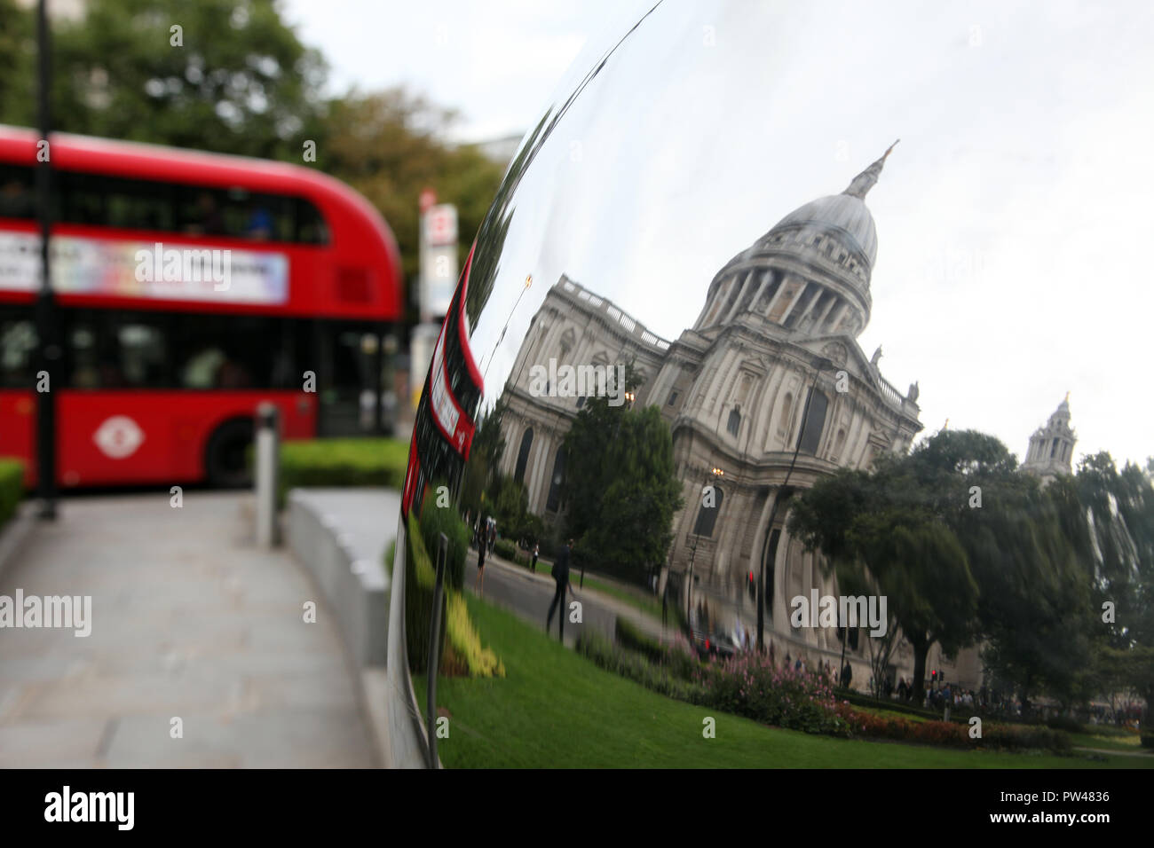 Harry potter bus hi-res stock photography and images - Alamy