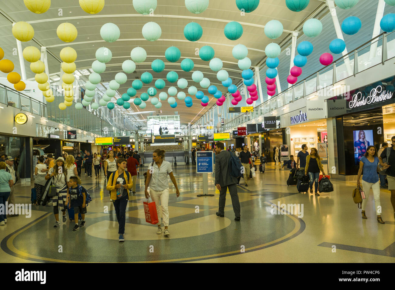 Terminal 4 jfk hi-res stock photography and images - Alamy