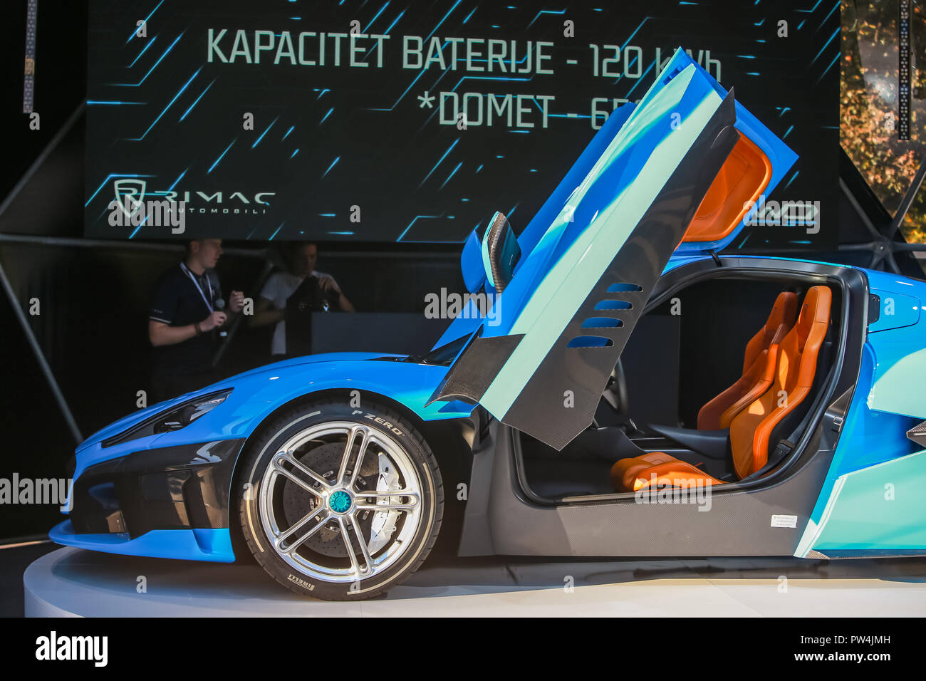 Supercars side view hi-res stock photography and images - Alamy