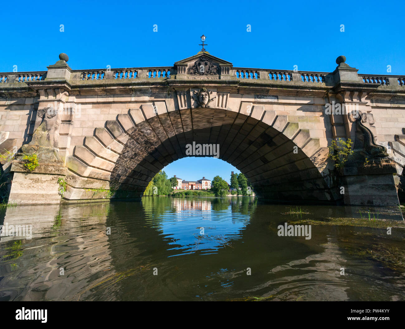 English river bridge hi-res stock photography and images - Alamy