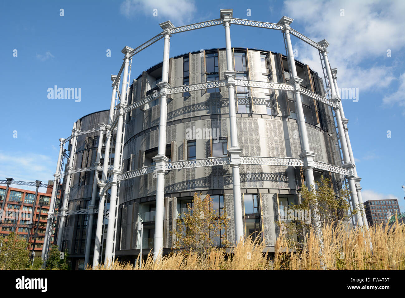 The amazing Gasholders buildings - redeveloped as modern apartment ...