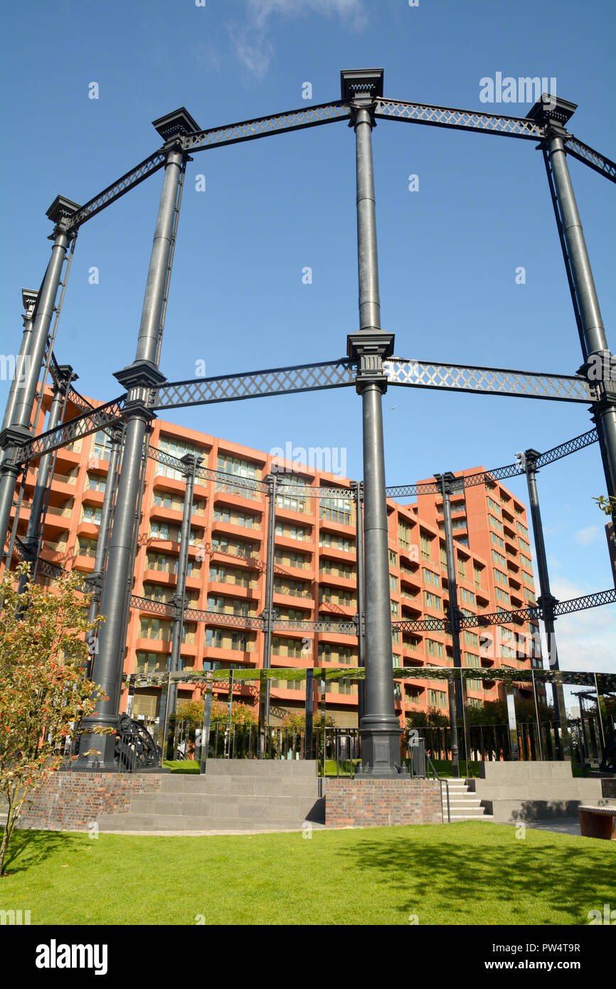 The amazing Gasholders buildings - redeveloped as modern apartment ...