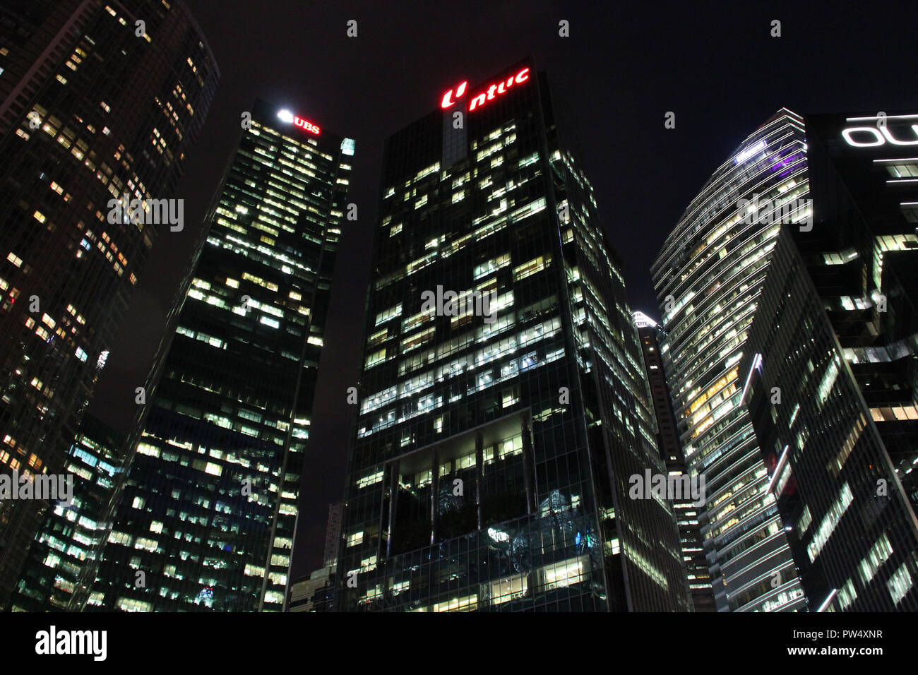 Modern buildings in Singapore Stock Photo - Alamy