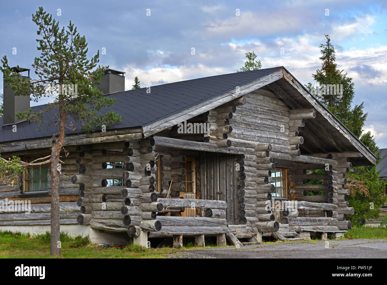 Log cottage hi-res stock photography and images - Alamy