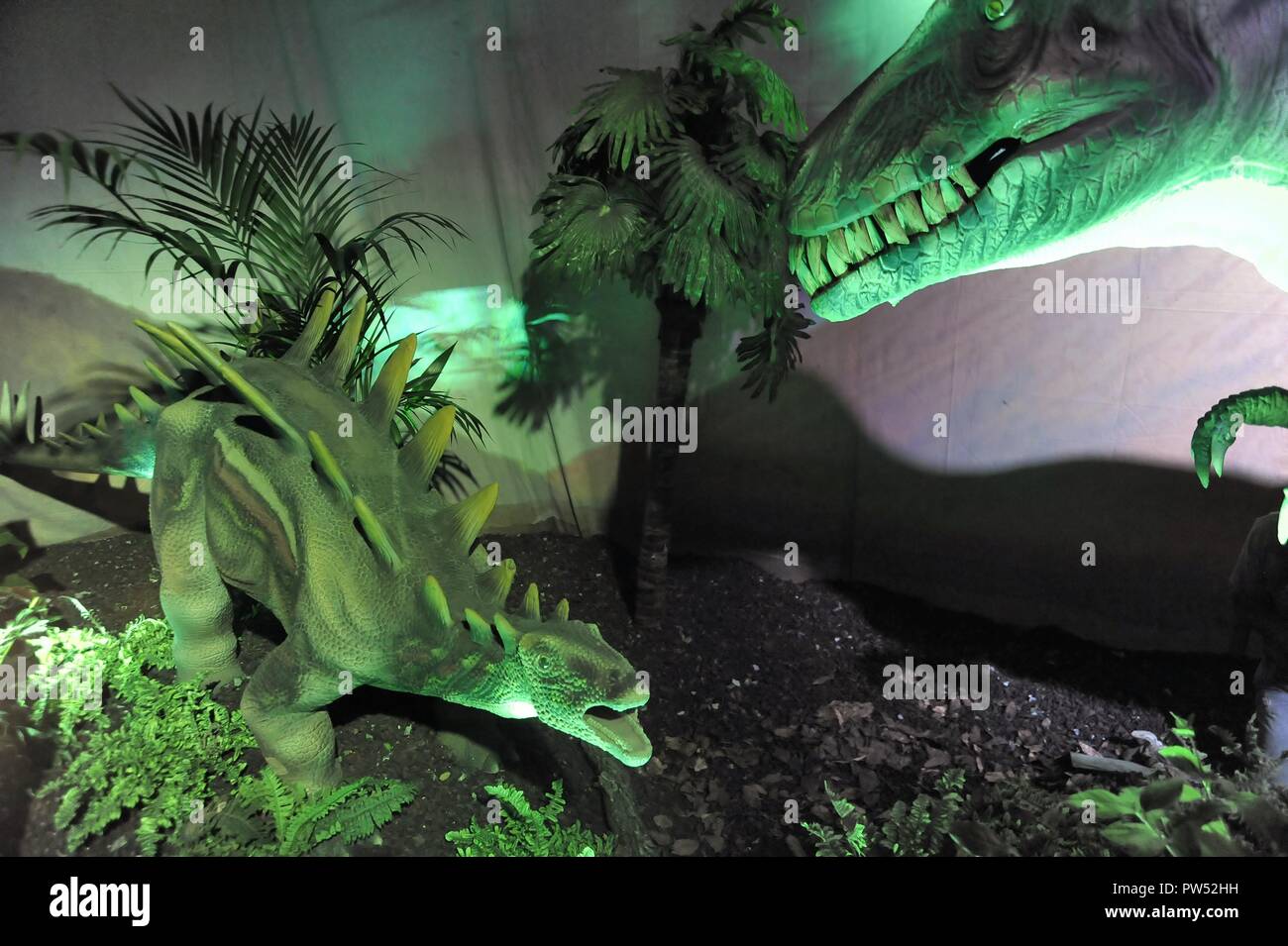 Milan (Italy), exhibition of prehistoric animals reproduced in full ...