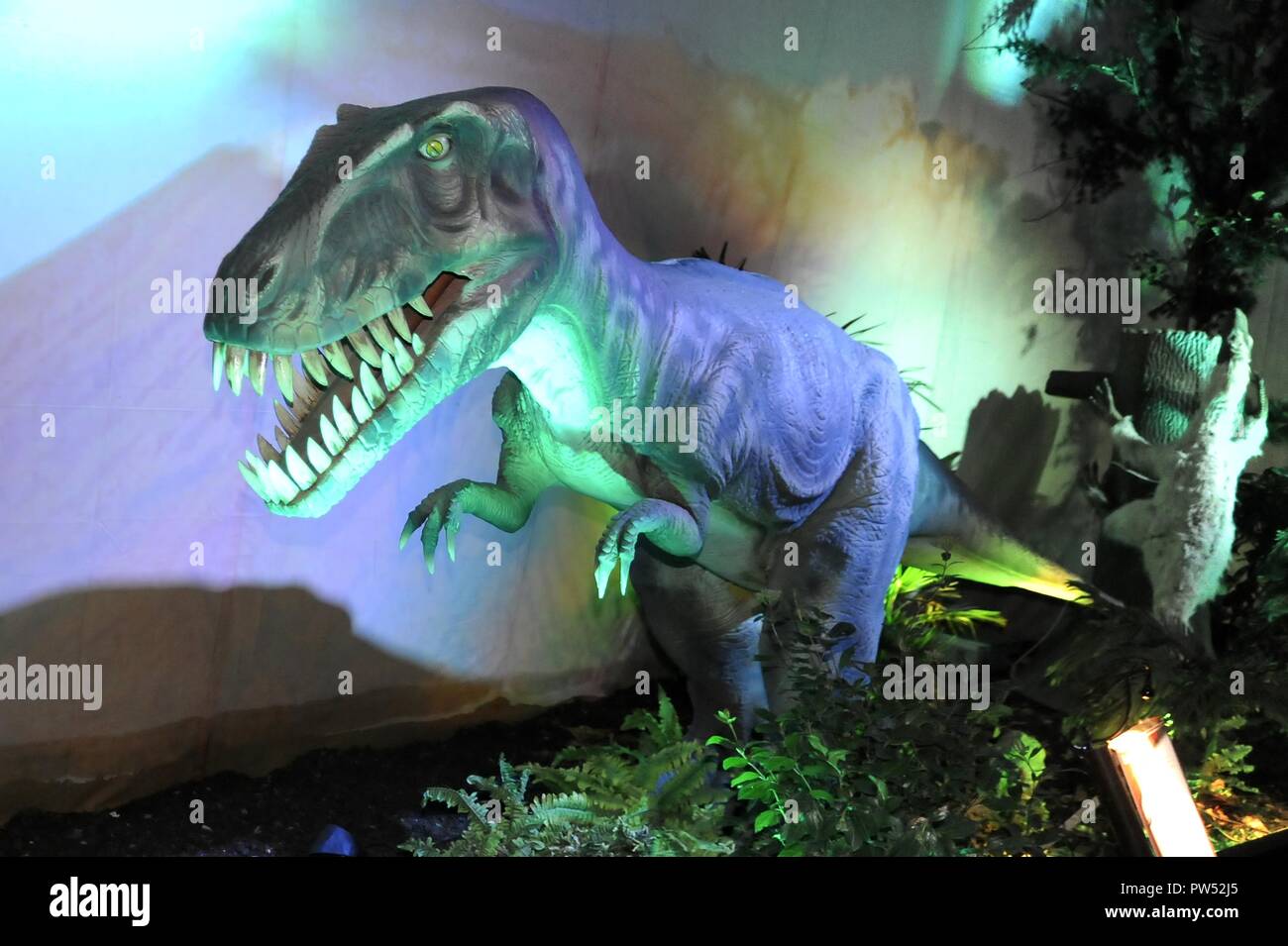 Milan (Italy), exhibition of prehistoric animals reproduced in full ...