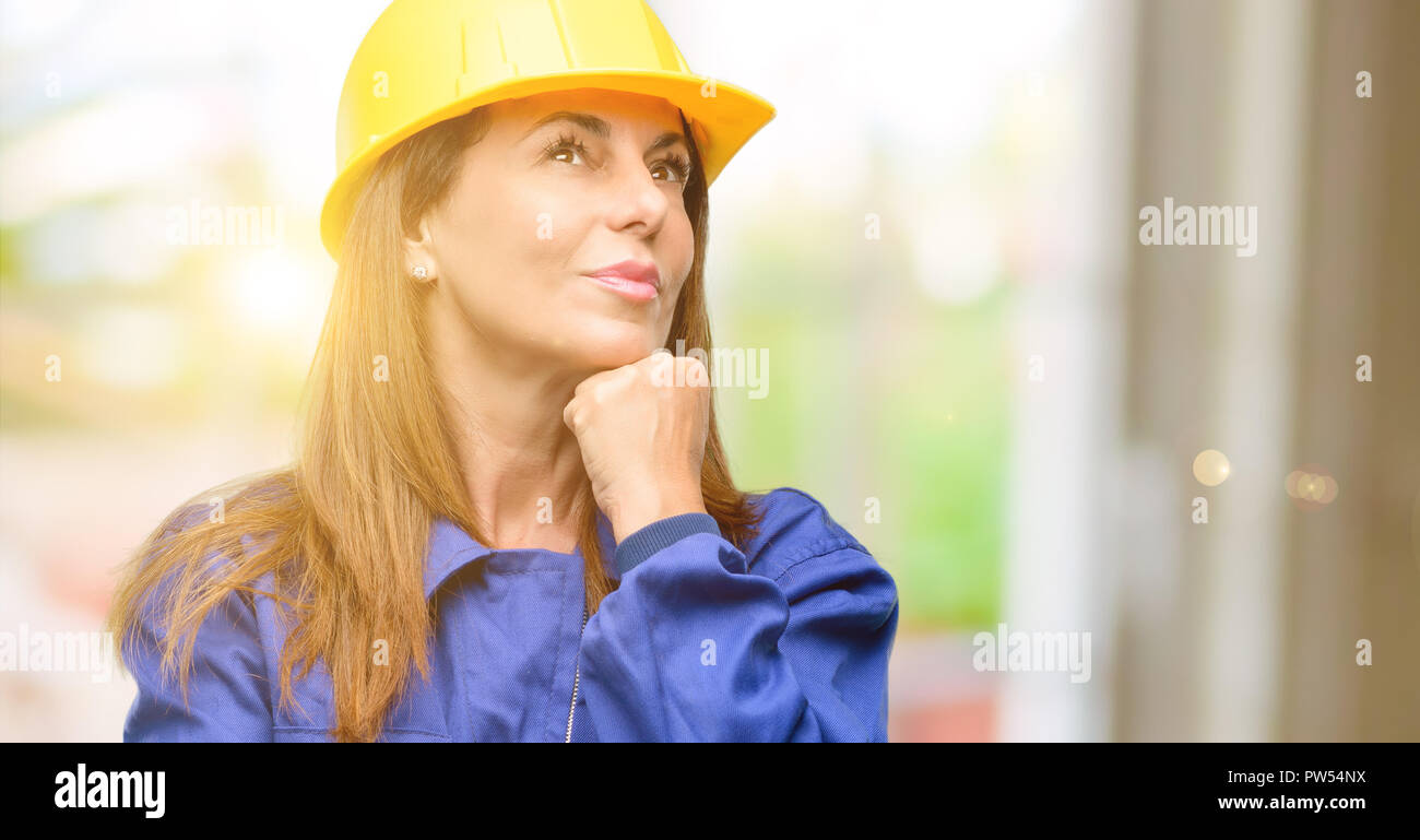 Engineer puzzled hi-res stock photography and images - Alamy