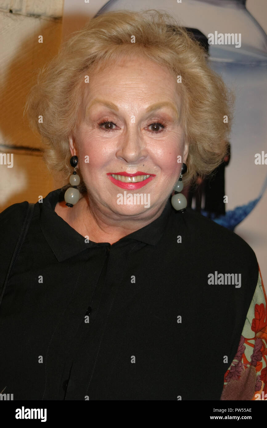 Doris roberts hi-res stock photography and images - Alamy