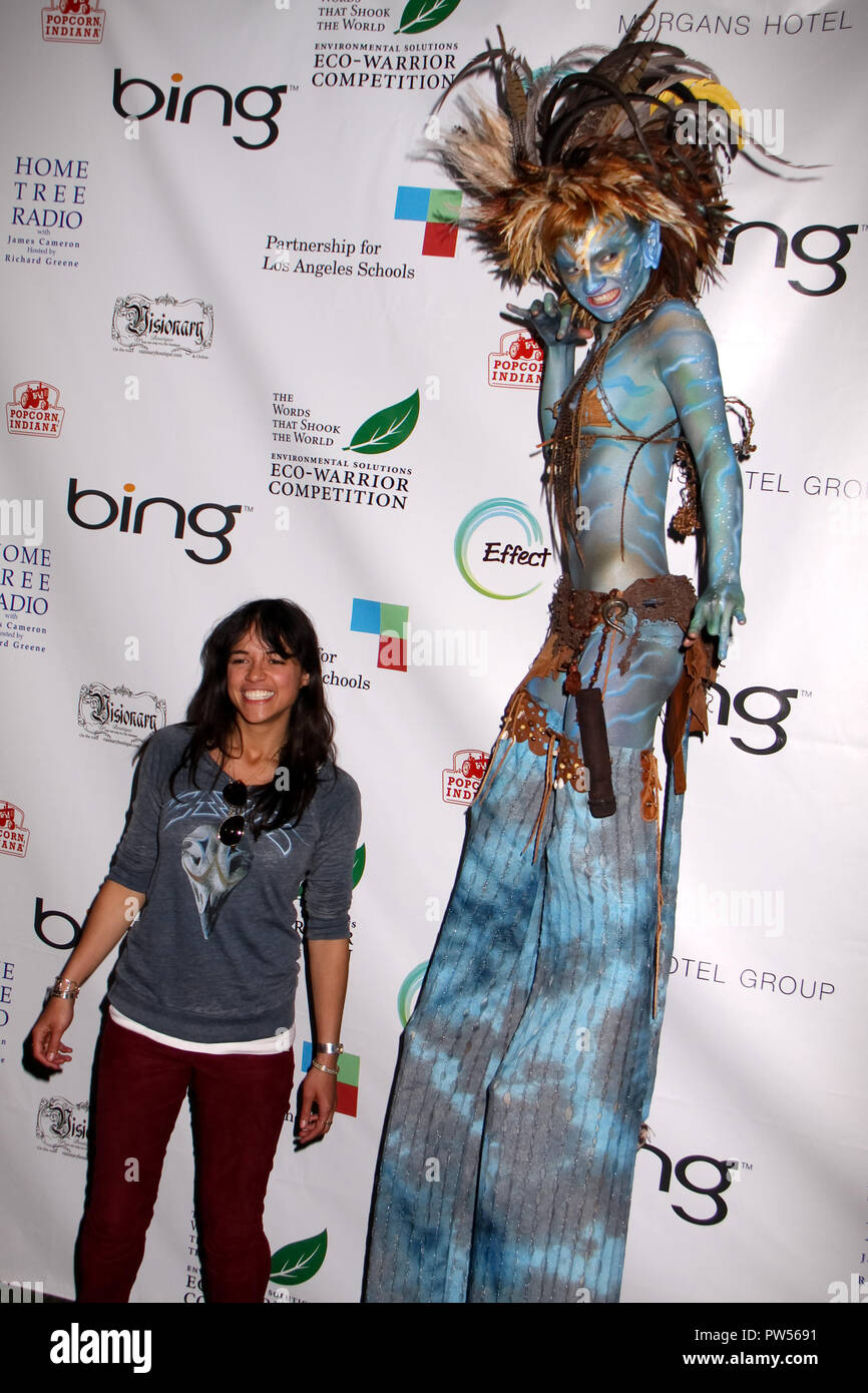 Michelle Rodriguez 04/22/10 "Green Carpet for the Home Tree Earth Day ...