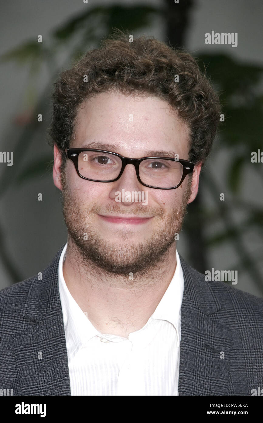 Funny people premiere hi-res stock photography and images - Alamy