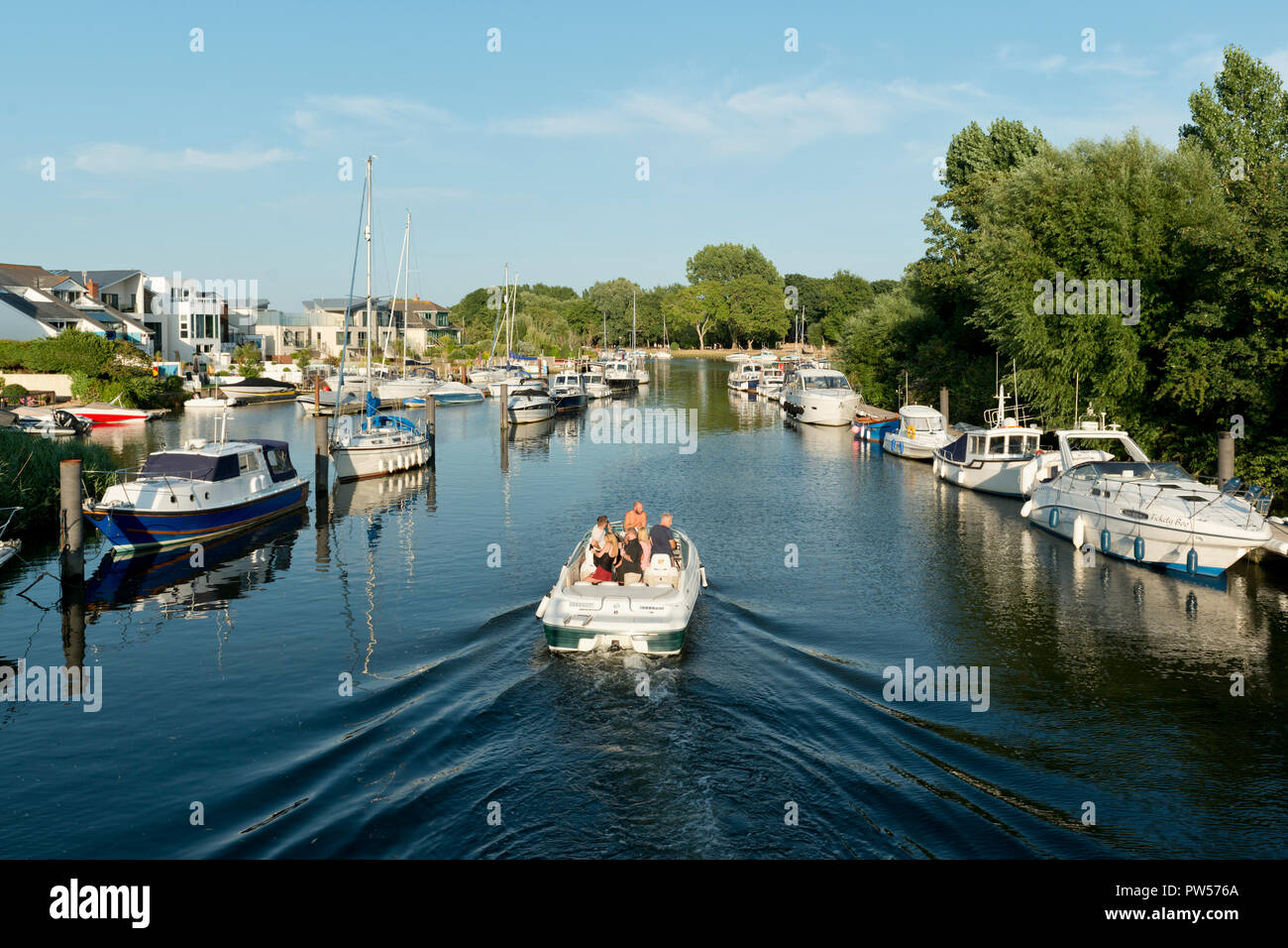 River stour dorset bridge hi-res stock photography and images - Alamy