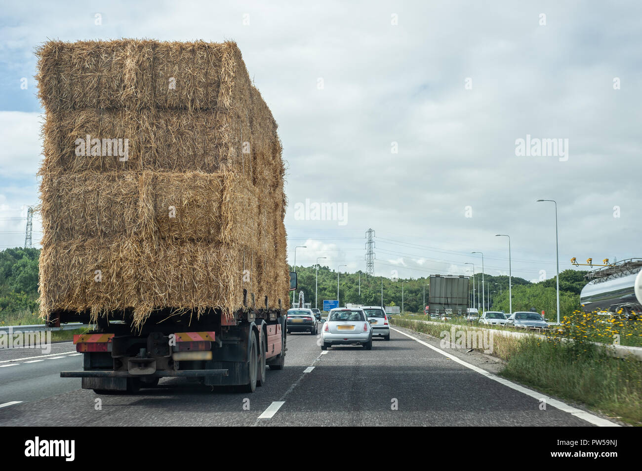 Bales of hay on a truck hi-res stock photography and images - Alamy