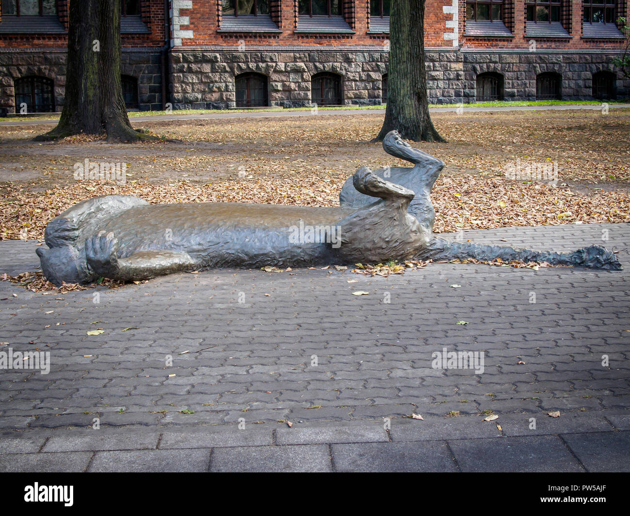 Lion stone bench hi-res stock photography and images - Alamy