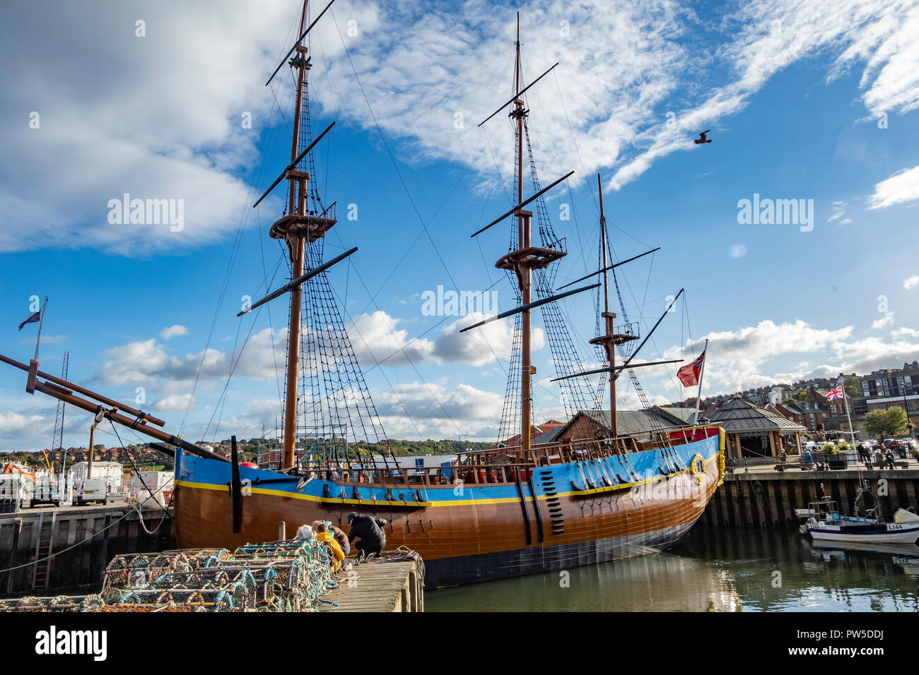 Endeavour Replica, Whitby Harbour, North Yorkshire Stock Photo - Alamy