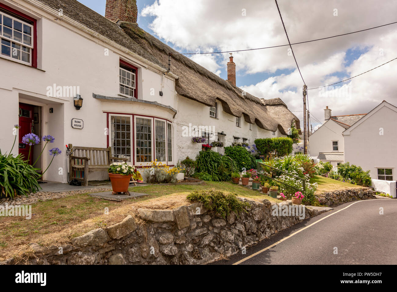 Picturesque thatched cottages - Coverack, Cornwall, UK Stock Photo - Alamy