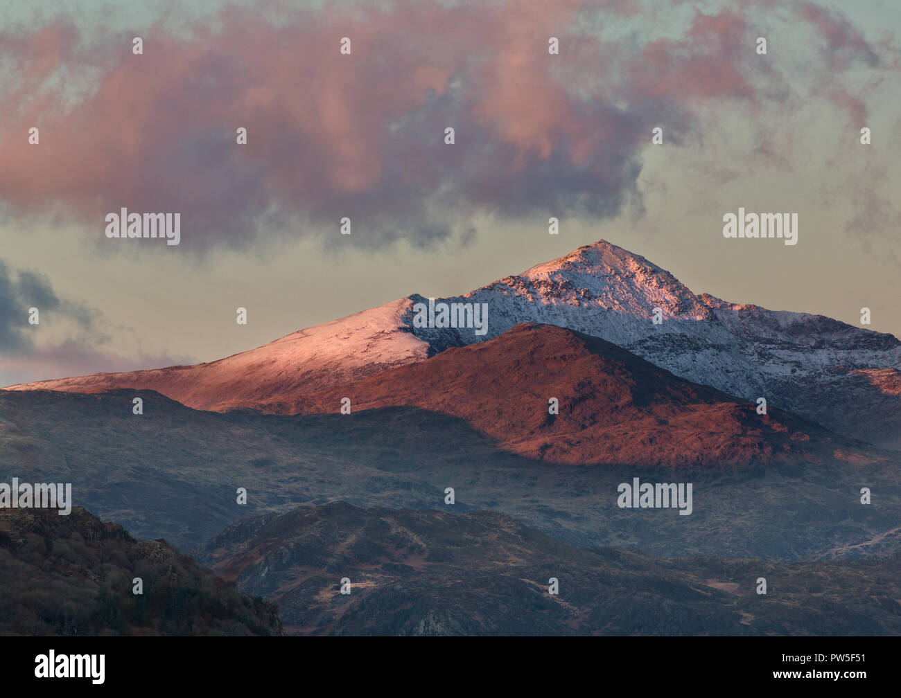 Porthmadog cob snowdonia sunset hi-res stock photography and images - Alamy